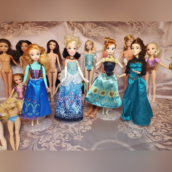 Disney | Toys | Huge Lot Of 9 Dolls Disney Princesses Disney Princess ...